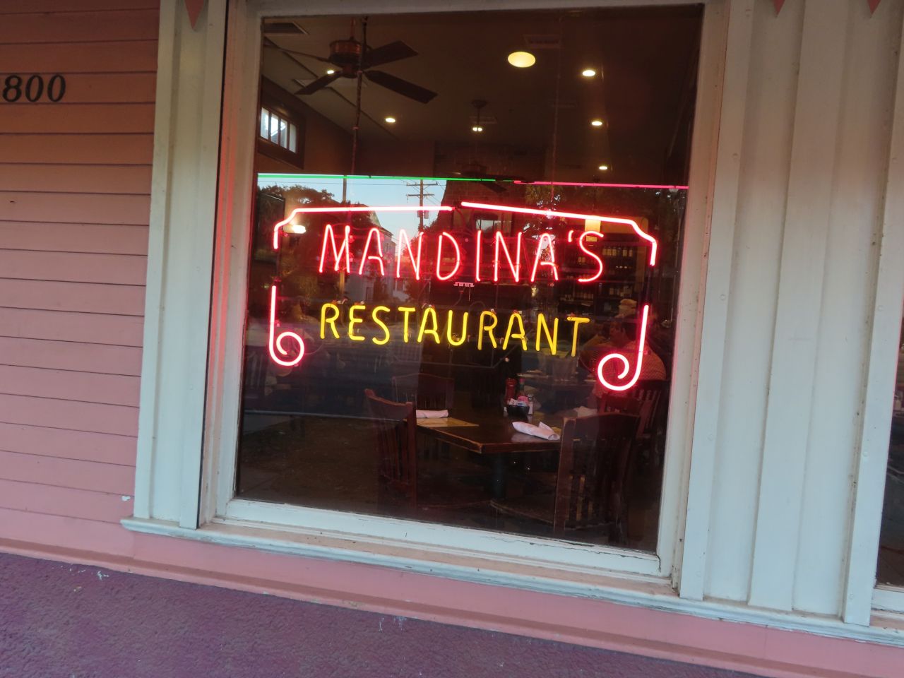 Mandina’s Restaurant – Mike and Jana Journeying